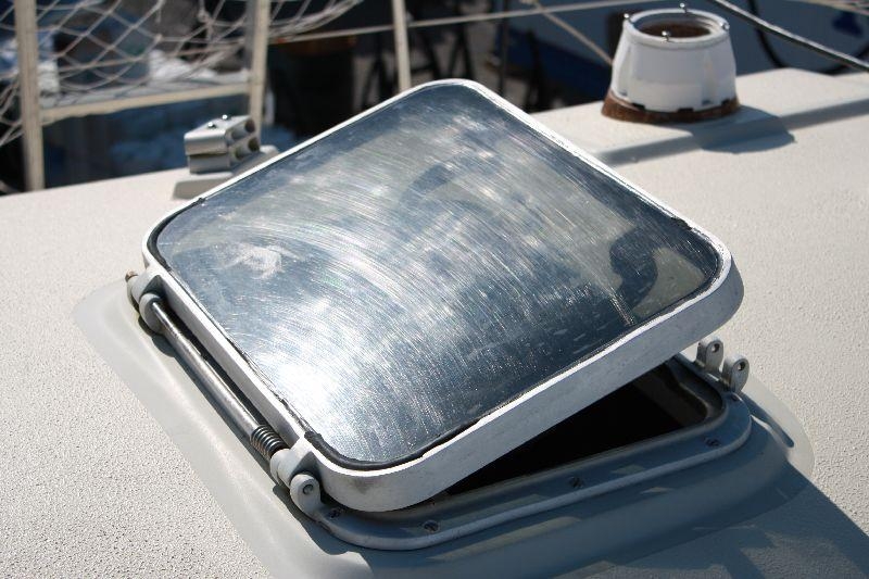 XR 100 Offshore Cast Hatch