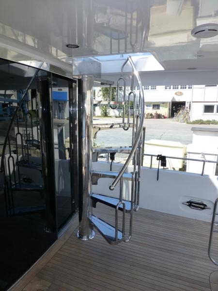 XR 350 Offshore Cast Hatch